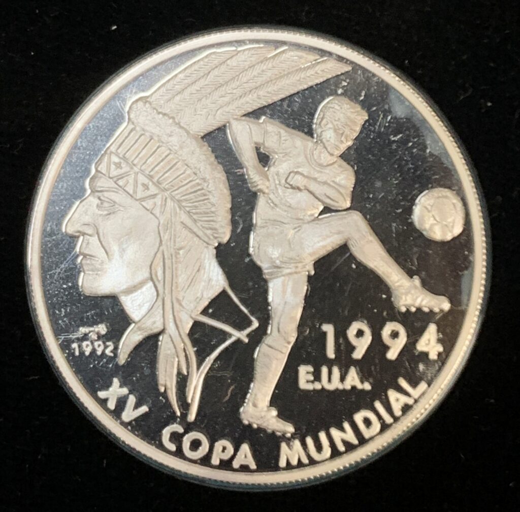 1992/1994 Cuba 10 Pesos FIFA World Cup KM#458 - Coinacopia